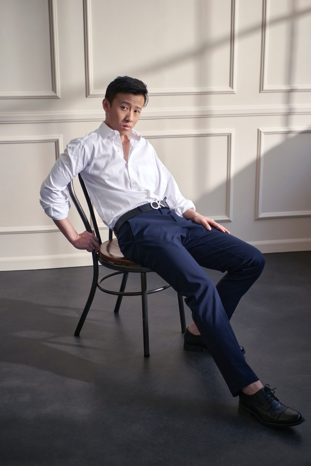 Oltre 20 migliori pose e idee per modelli maschili alla moda per il 2024